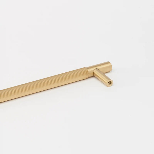 Lo&Co Linear Pull Handle | Brass - The Kitchen Hub